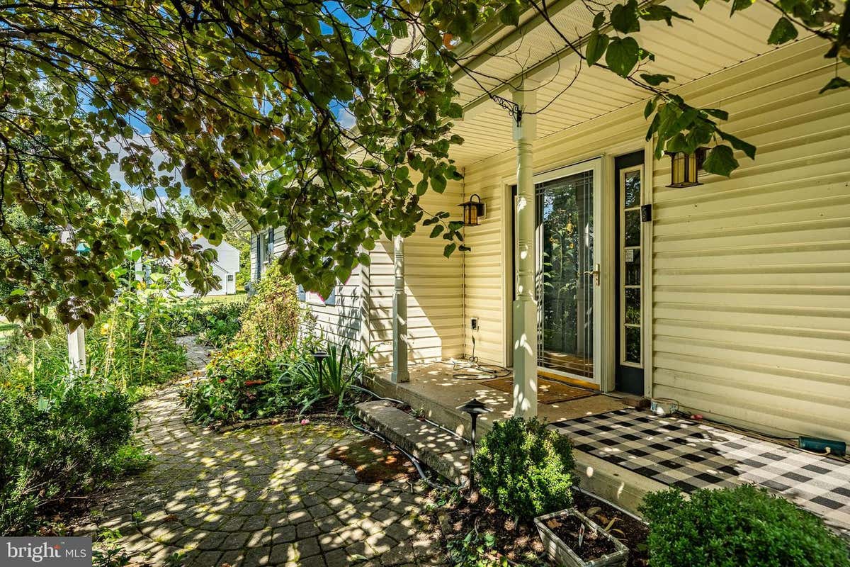 17 DOE RUN LN, POTTSTOWN, PA 19464 | RE/MAX