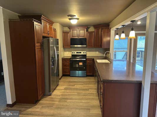 2562 LONG LN, LEBANON, PA 17046 | REMAX