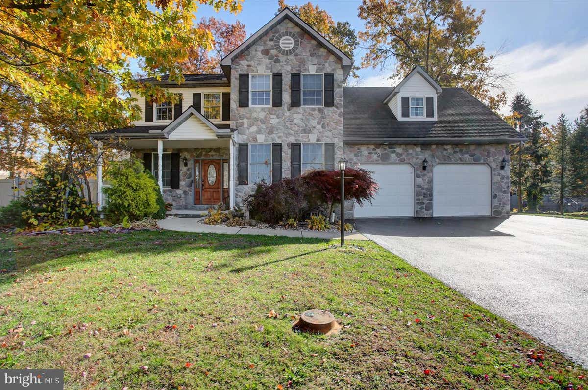 642 ERIC DR, SHIPPENSBURG, PA 17257 | RE/MAX