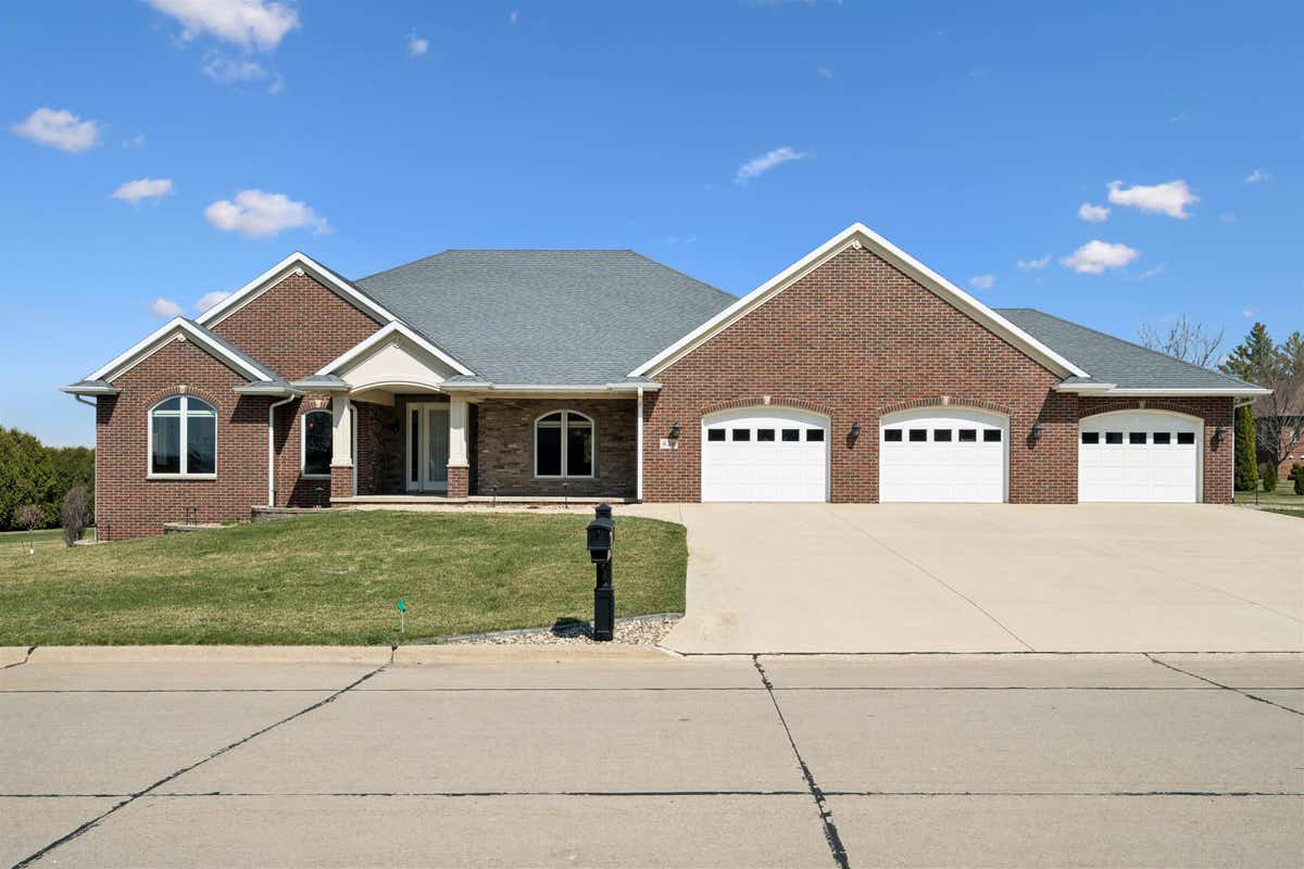 630 10TH AVENUE CT SW, DYERSVILLE, IA 52040 | RE/MAX