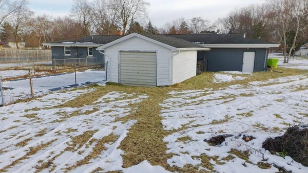 3032 E LOIS AVE, MIDLAND, MI 48640 | REMAX