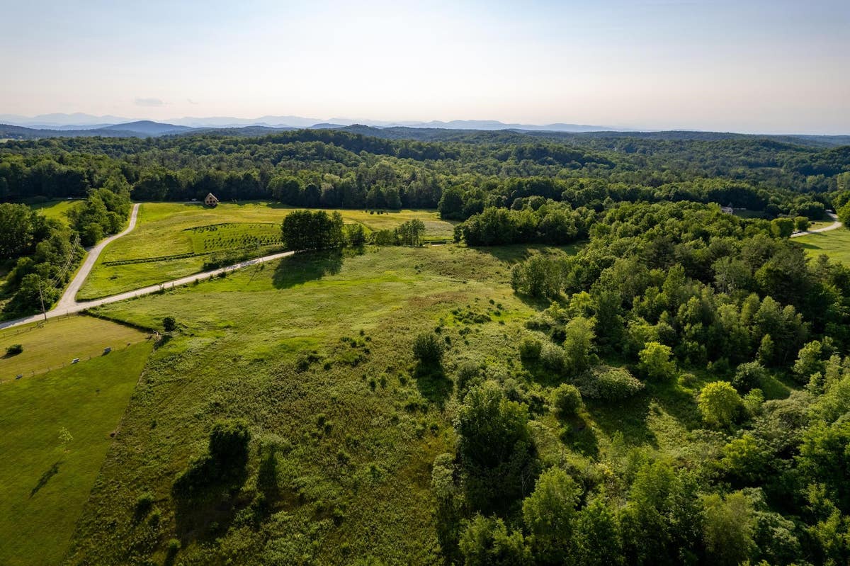 gILMAN ROAD, HINESBURG, VT 05461 | RE/MAX