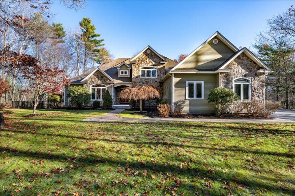 Hooksett, NH Homes For Sale & Real Estate | RE/MAX