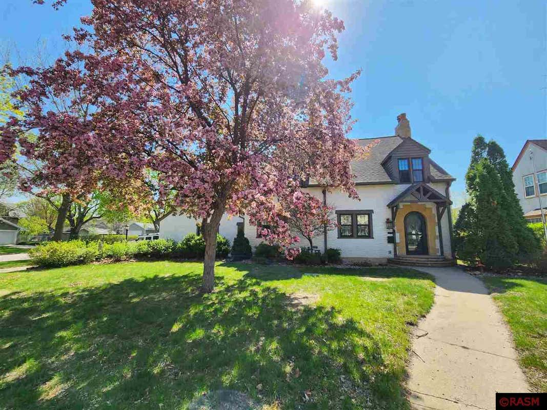 425 N 3RD ST, SAINT PETER, MN 56082 Single Family Residence For Sale ...