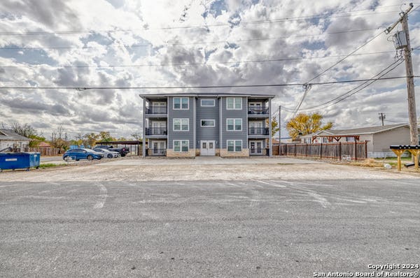 1200 W HOUSTON ST, CARRIZO SPRINGS, TX 78834 Multi-Family For Sale ...