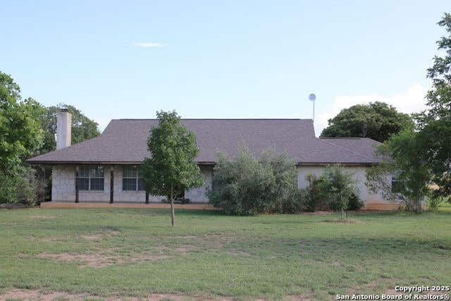 250 COUNTY ROAD 474, CASTROVILLE, TX 78009 | RE/MAX