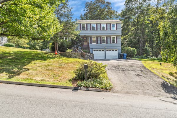 Monroe, CT Homes For Sale & Real Estate | RE/MAX