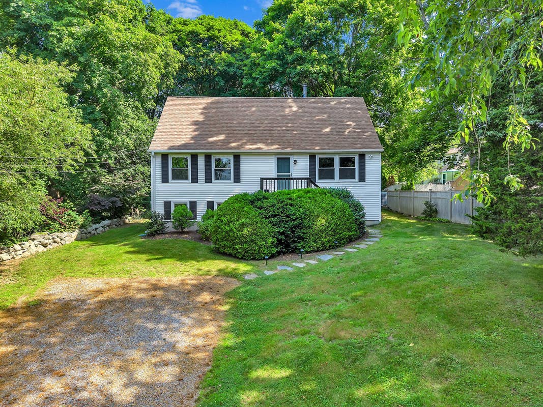 130 IRVING ST, MYSTIC, CT 06355 | RE/MAX