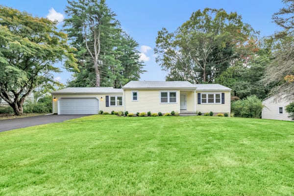 Trumbull, CT Homes For Sale & Real Estate | RE/MAX