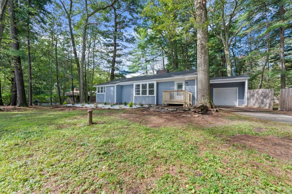 Bloomfield, CT Homes For Sale & Real Estate | RE/MAX