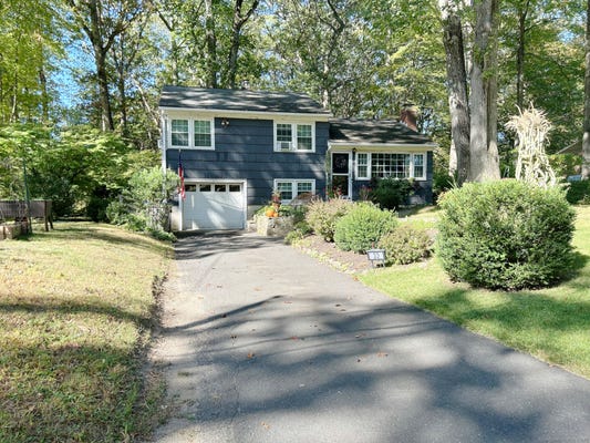Monroe, CT Homes For Sale & Real Estate | RE/MAX