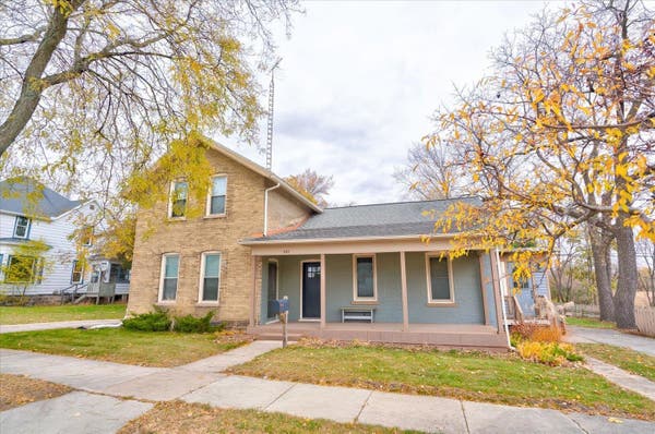 947 W WISCONSIN ST, PORTAGE, WI 53901 | REMAX