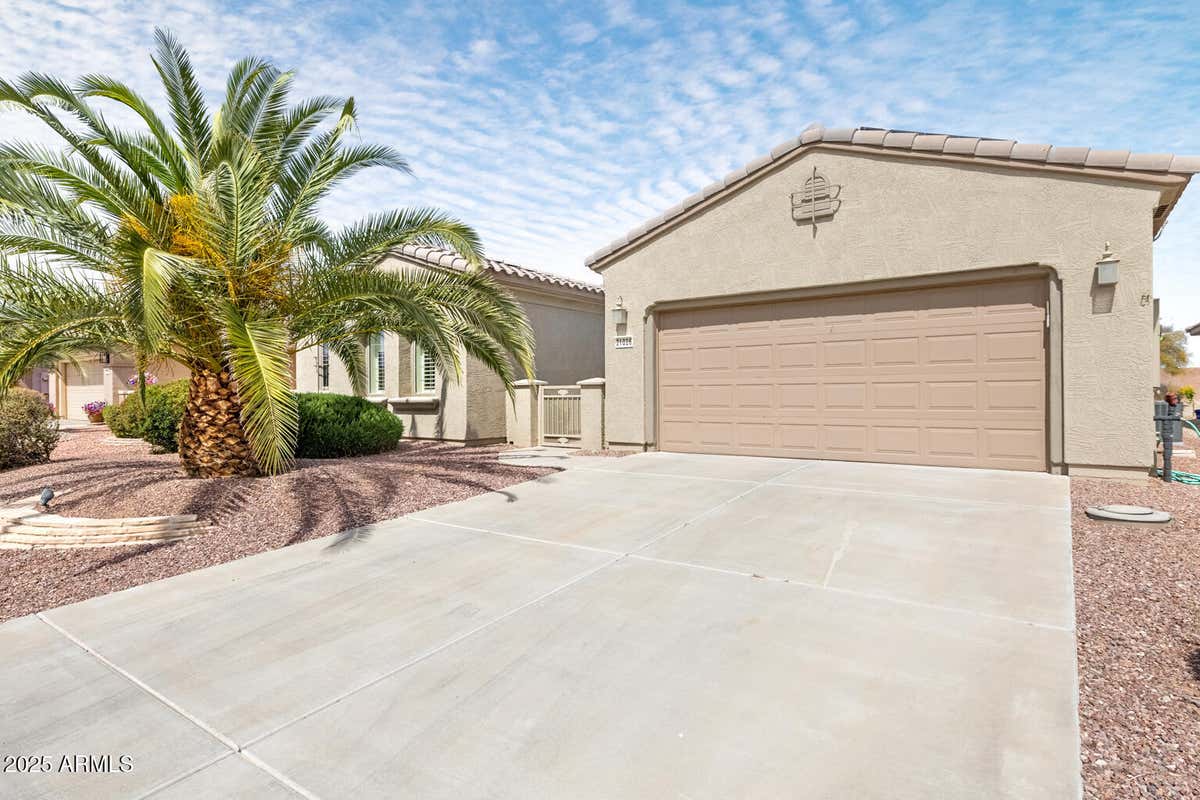 21026 N CIRCLE CLIFFS DR, SURPRISE, AZ 85387 Single Family Residence For Sale | MLS# 6838039 ...