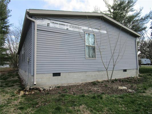 303 S CHAMPLAIN ST, TOWER HILL, IL 62571 | RE/MAX