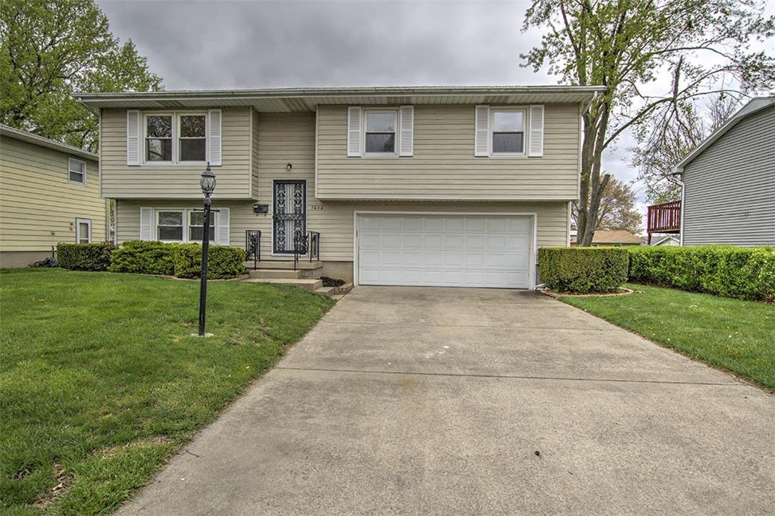 1606 E BARRINGTON AVE, DECATUR, IL 62526 | RE/MAX