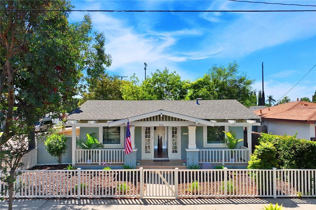 304 N WAVERLY ST, ORANGE, CA 92866 Single Family Residence For Sale ...