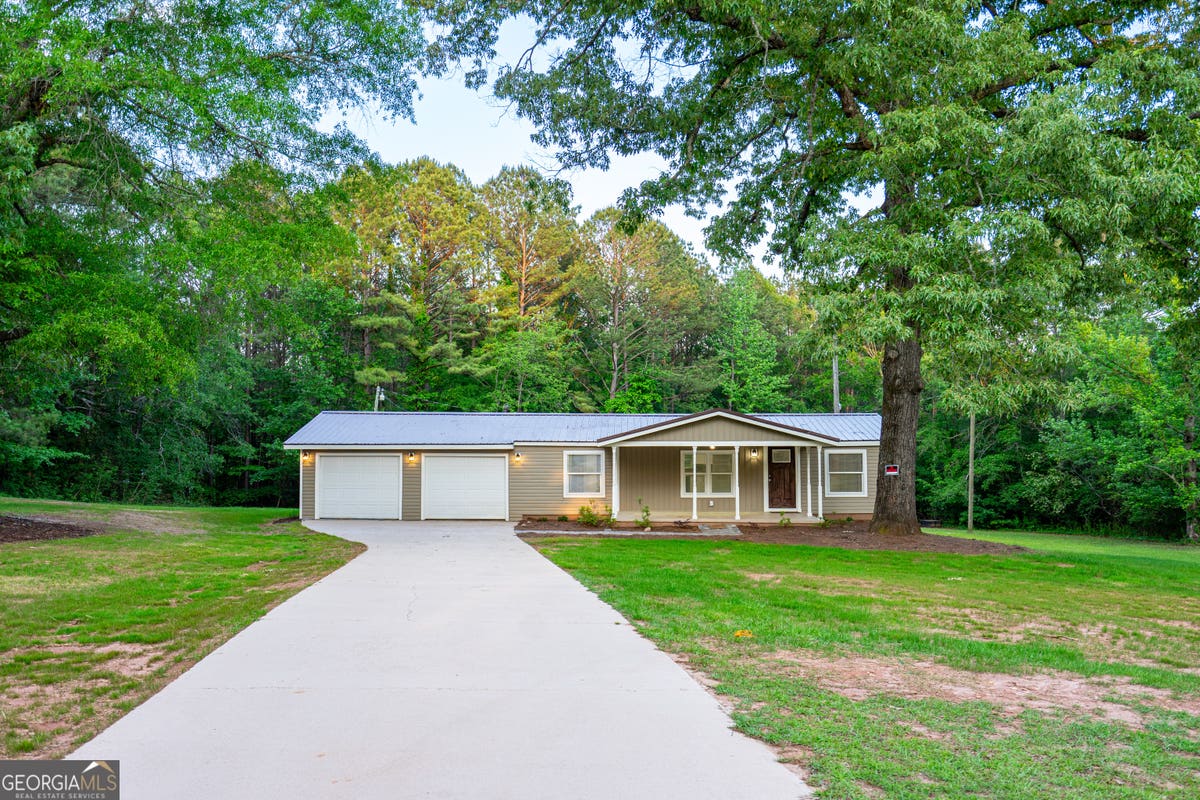 323 ROBERT TAYLOR RD, LAGRANGE, GA 30240 | RE/MAX