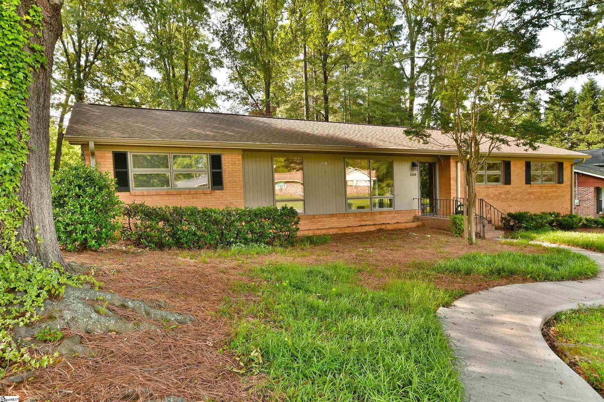 200 LAVONNE AVE, EASLEY, SC 29642 | RE/MAX