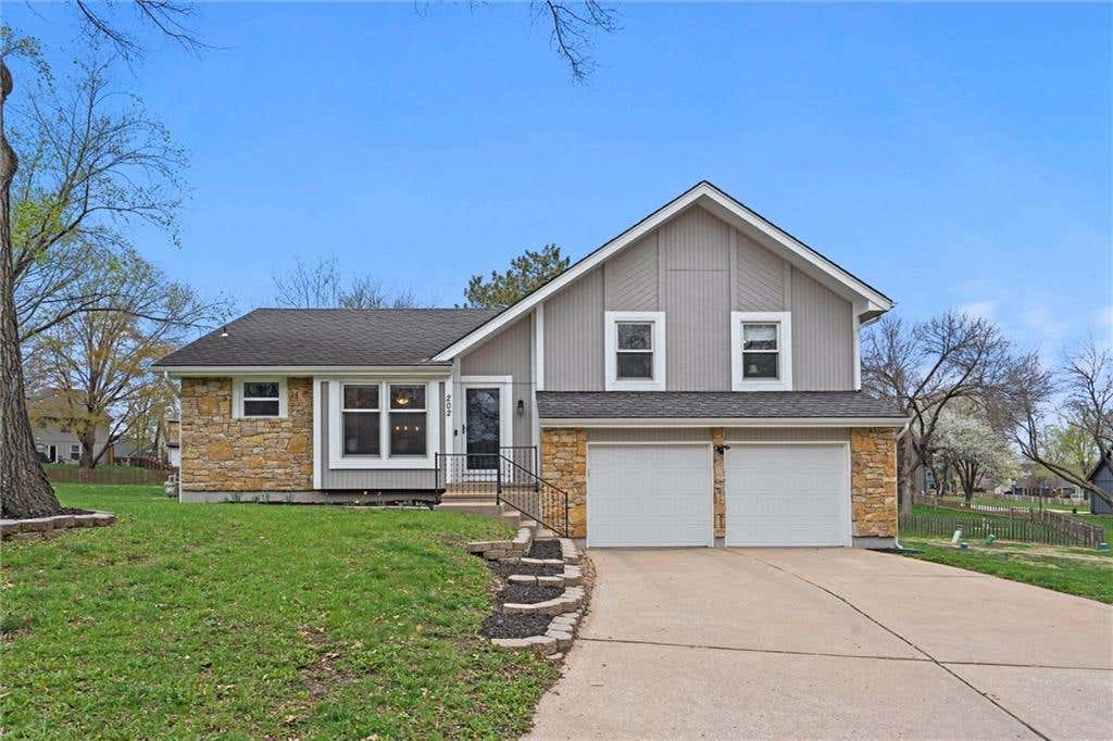 202 NW REDWOOD CT, LEES SUMMIT, MO 64064 | RE/MAX