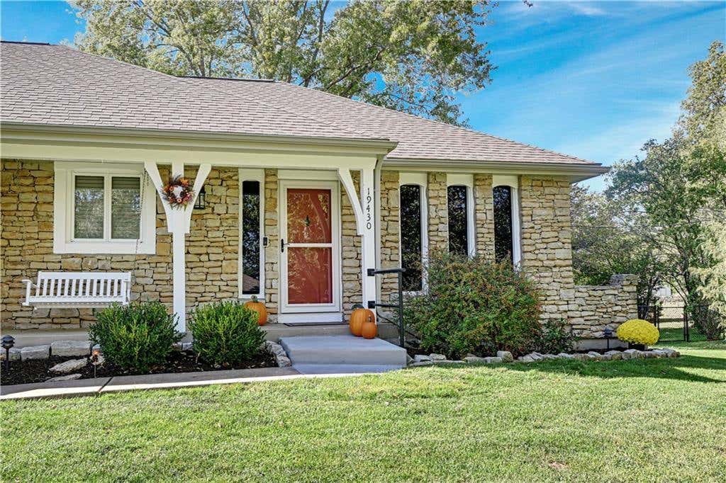19430 HARDY ST, STILWELL, KS 66085 | RE/MAX