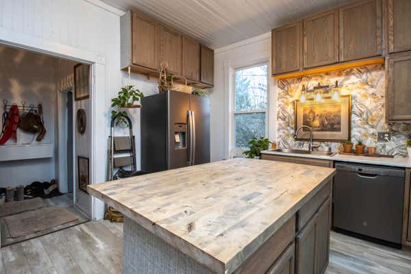 1216 MAIN ST, PARIS, KY 40361 | REMAX