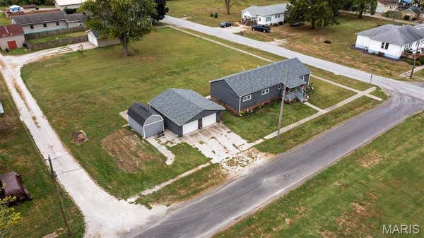 210 FULTON ST, GILLESPIE, IL 62033 | REMAX