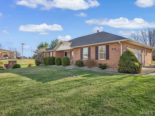 100 FAIRWAY DR, WATERLOO, IL 62298 | RE/MAX