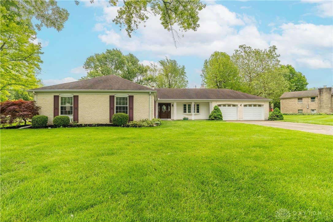 6830 MORROW DR, DAYTON, OH 45415 | RE/MAX