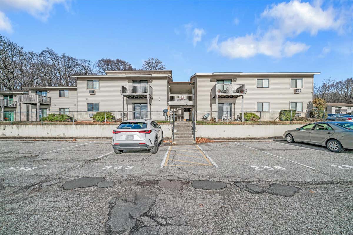 250 CONCORD LN, MIDDLETOWN, NY 10940 Condo/Townhome For Sale | MLS ...