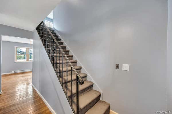 10 WINNETICA LN, EAST ISLIP, NY 11730 | REMAX