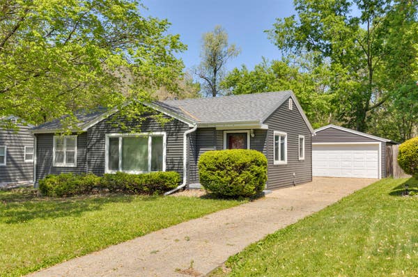 Windsor Heights, IA Homes For Sale & Real Estate | RE/MAX