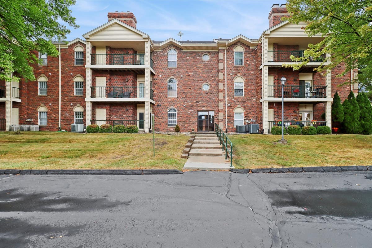 4900 PLEASANT ST UNIT 14, WEST DES MOINES, IA 50266 | RE/MAX