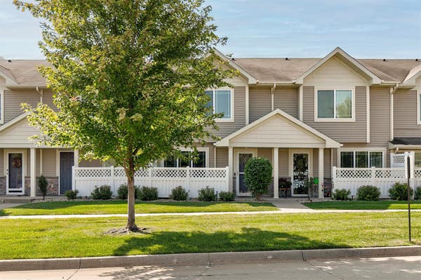 West Des Moines, IA Homes For Sale & Real Estate | RE/MAX