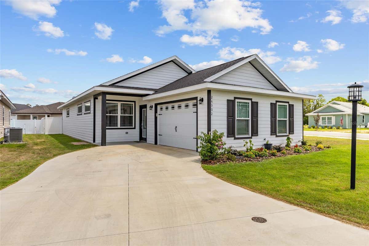 24302 Sw 18th Ln Newberry Fl 32669 Re Max