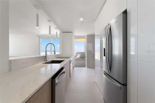 4123 ISLA VERDE AVE, WALDORF TOWER # PH-4, CAROLINA, PR 00979 | REMAX
