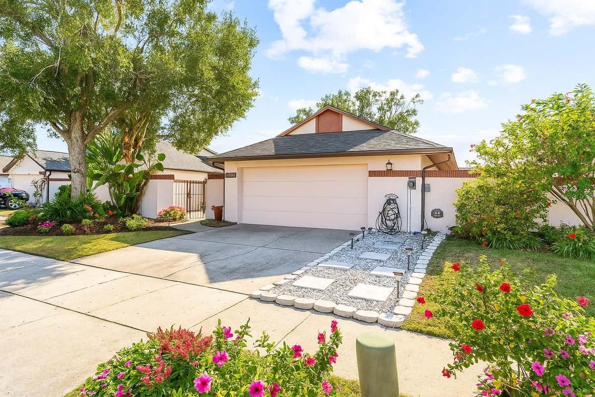 10815 VENICE CIR, TAMPA, FL 33635 | RE/MAX