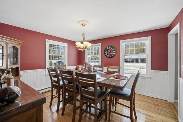 86 OAK LN, FEEDING HILLS, MA 01030 | REMAX