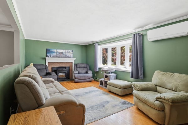 69 PARKVIEW DR, FEEDING HILLS, MA 01030 | REMAX