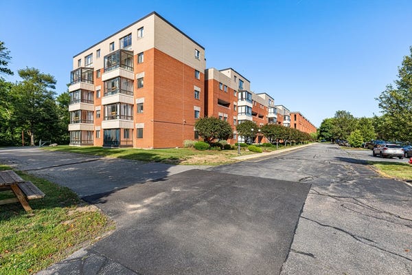 Taunton, MA Homes For Sale & Real Estate | RE/MAX