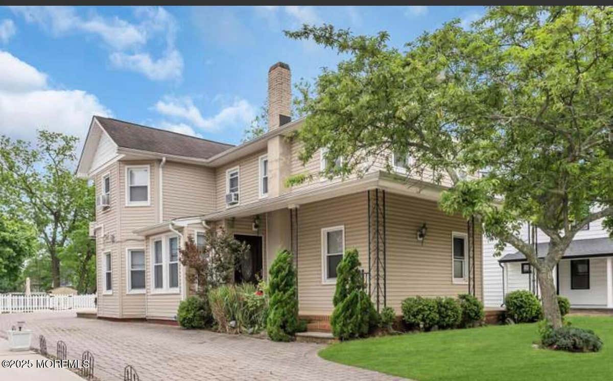 370 W PARK AVE, OAKHURST, NJ 07755 Single Family Residence For Rent ...