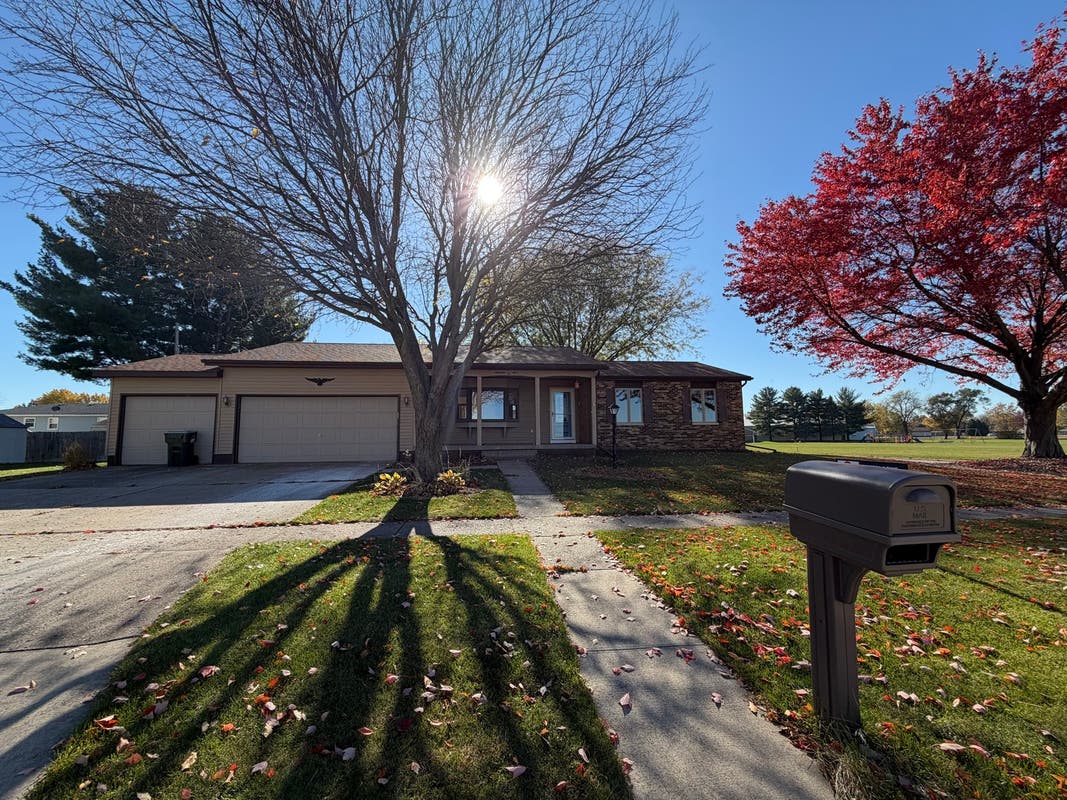1905 E 23RD ST, STERLING, IL 61081 | RE/MAX