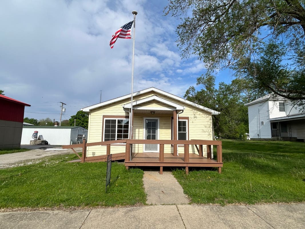 117 N VERMILION ST, POTOMAC, IL 61865 | RE/MAX