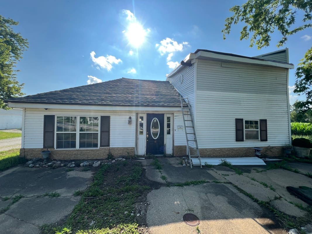 303 N MAIN ST, SEYMOUR, IL 61875 | RE/MAX