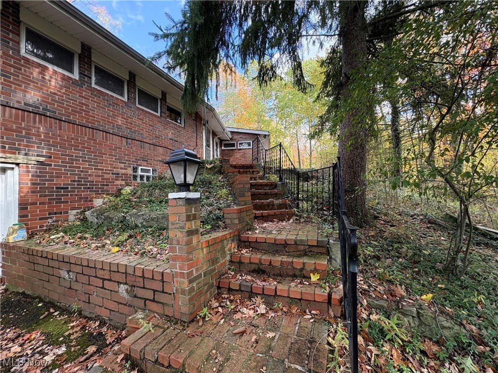 9991 GARDENSIDE DR, WILLOUGHBY HILLS, OH 44094 | RE/MAX