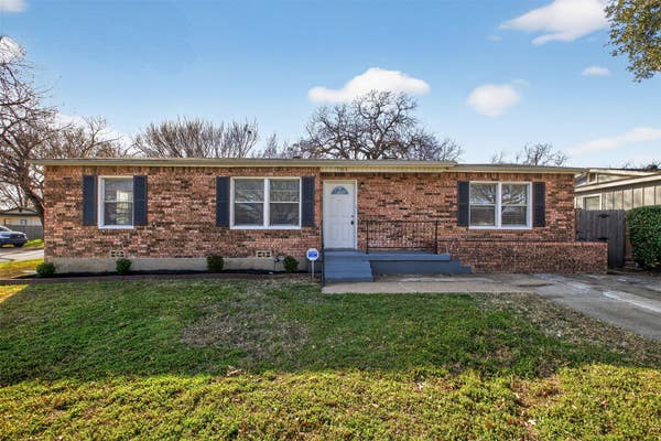 701 HARRISON LN, HURST, TX 76053 | REMAX