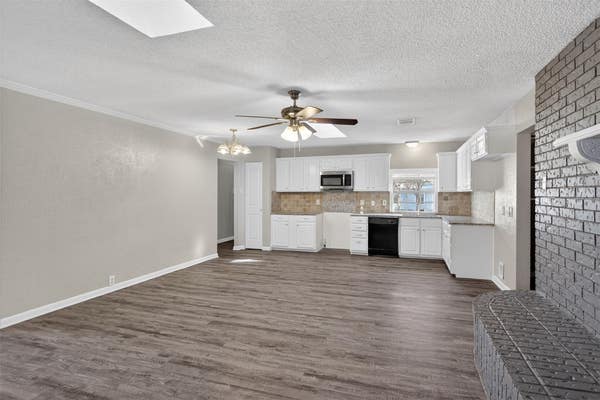 701 HARRISON LN, HURST, TX 76053 | REMAX