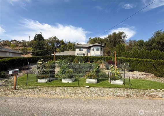 6 VALLEY VIEW PARK DR, OMAK, WA 98841 | REMAX