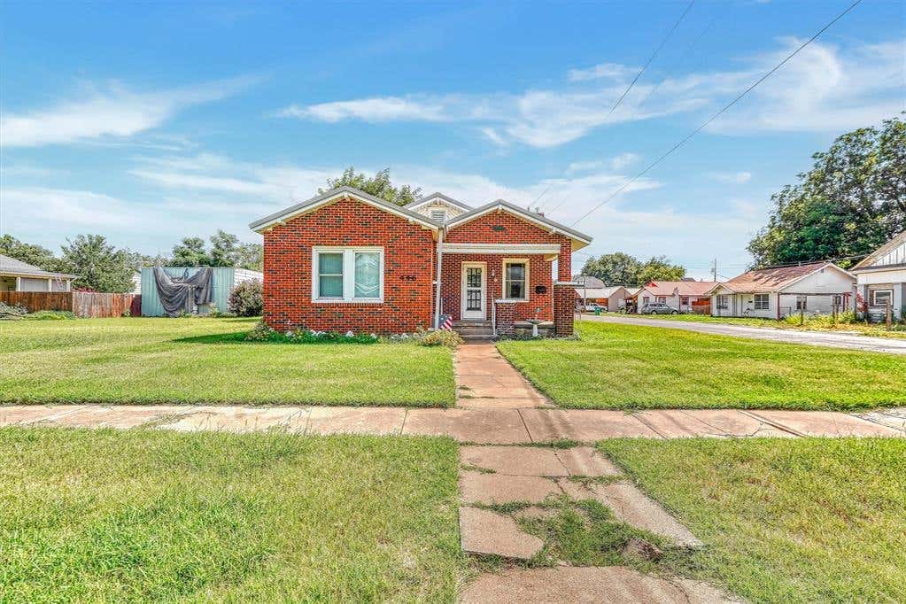446 W JEFFERSON ST, MANGUM, OK 73554 | RE/MAX