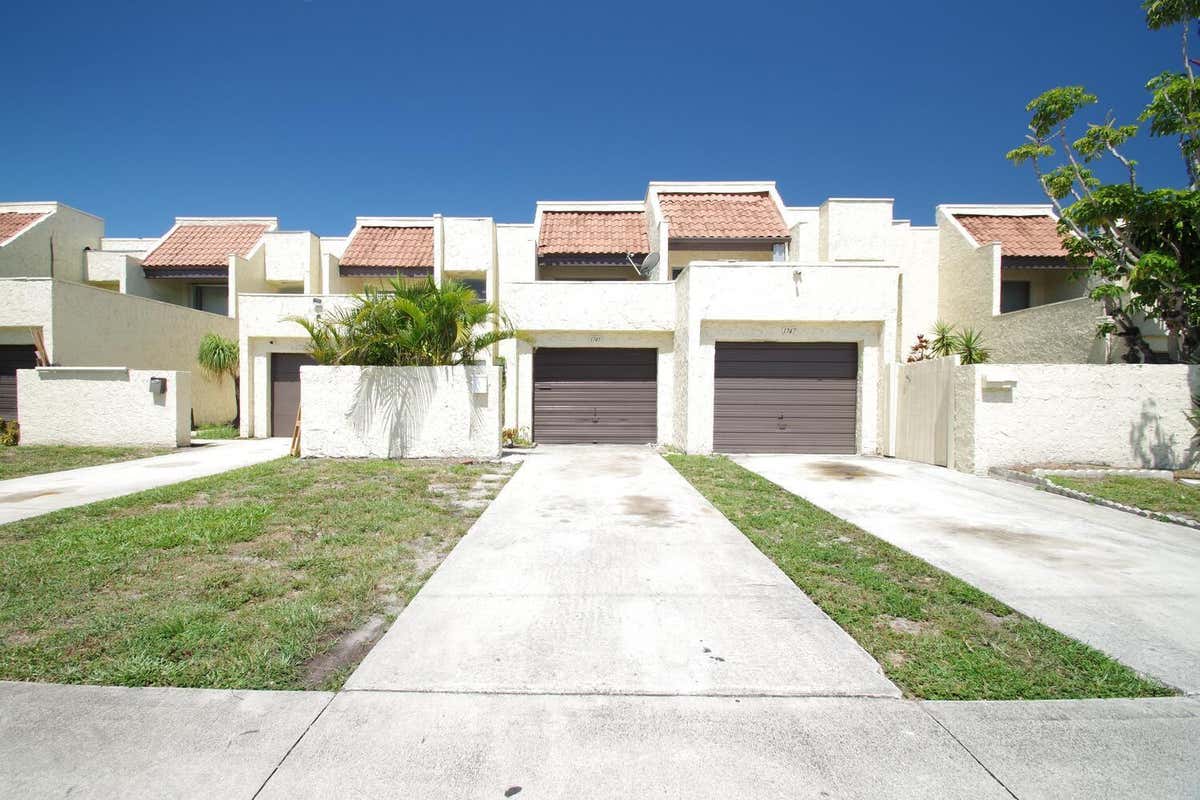 1745 NW 56TH AVE # 19, LAUDERHILL, FL 33313 | RE/MAX