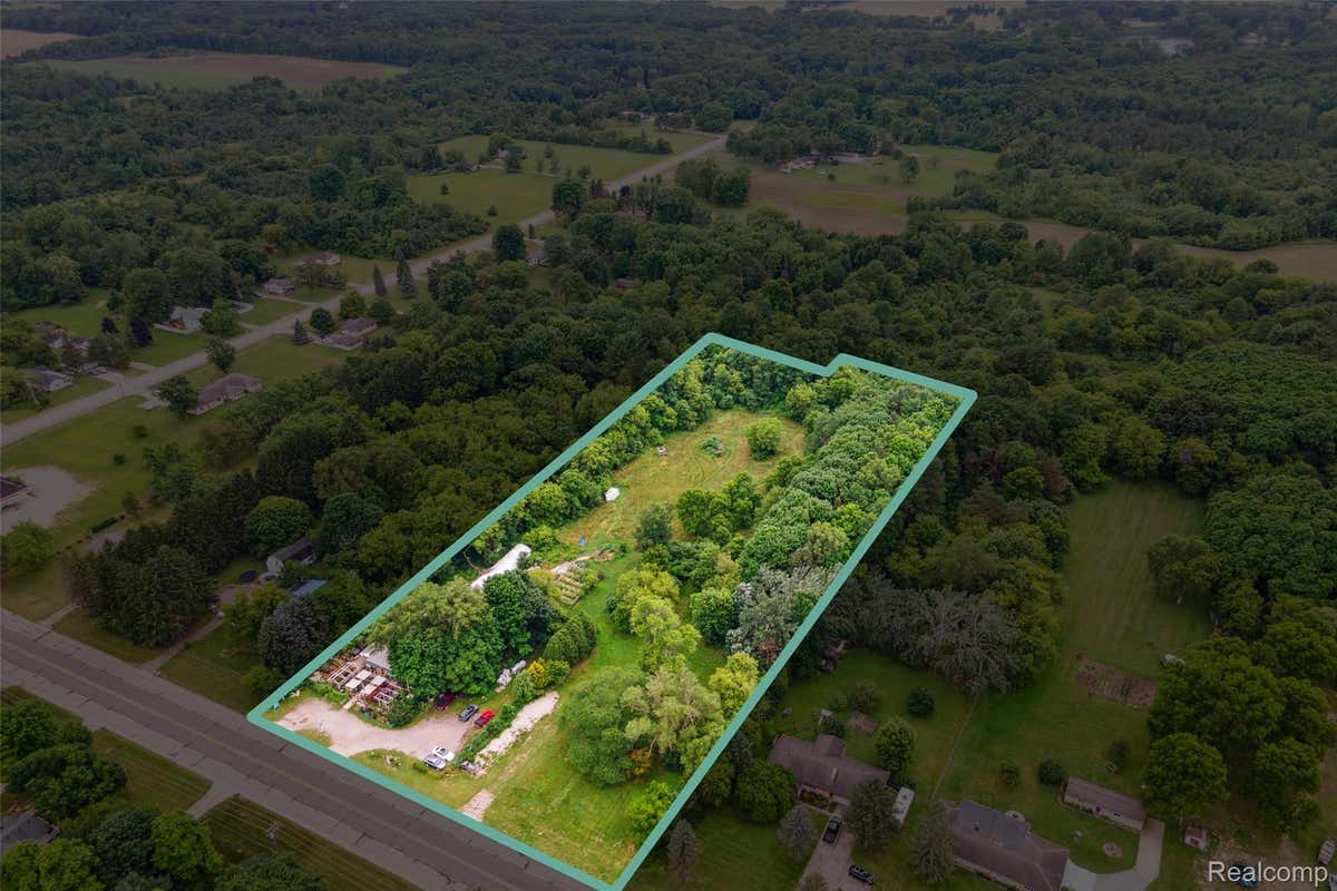 9083 N CLIO RD, CLIO, MI 48420 | RE/MAX